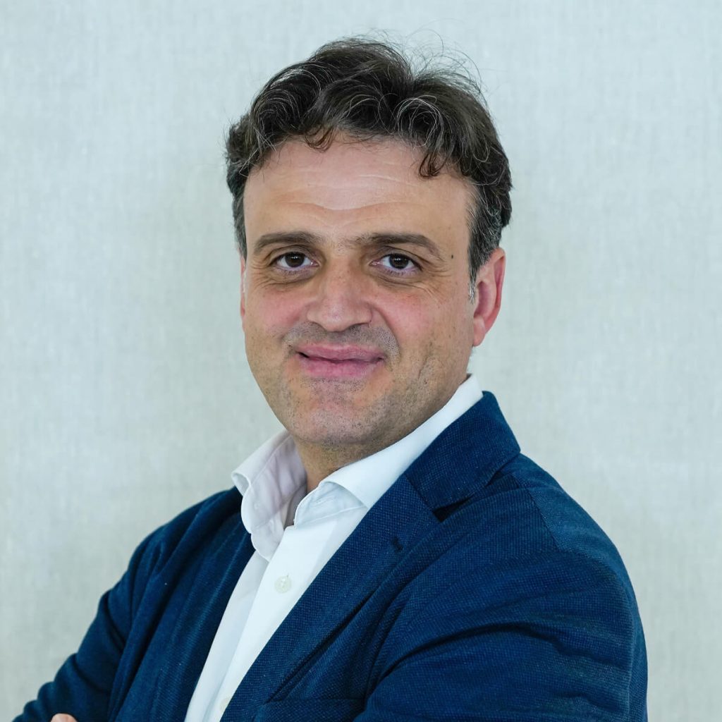 Julio de la Rosa - Global Meets Local 2025 - Forbes Lists